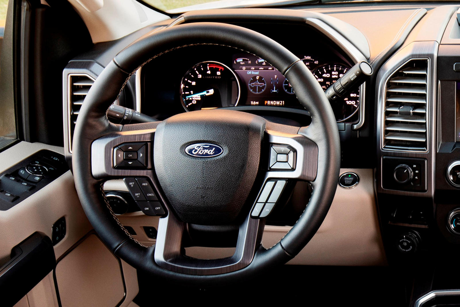 2022 F450 Platinum Interior